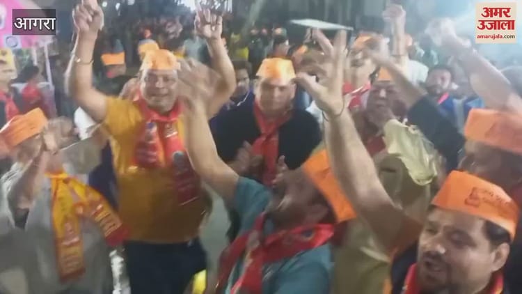 Video :आयो लाल... झूलेलाल और जयघोष पर झूमे लोग, झांकियों ने मोहा मन ...
