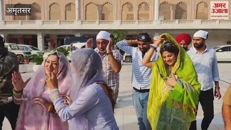 पंजाबी फिल्म मेहर की स्टार कास्ट पहुंची हरिमंदिर साहिब टेका माथा - Star ...