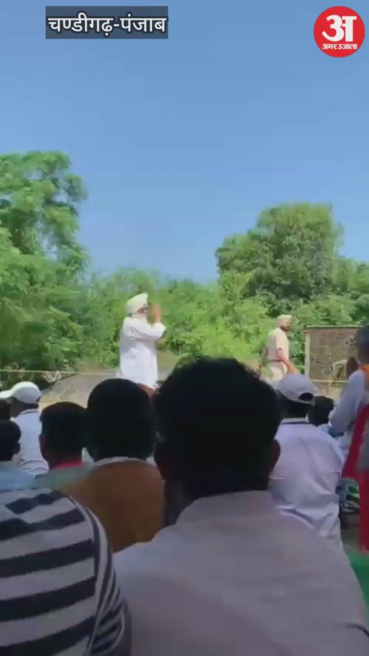 फिरोजपुर बाढ़ ग्रस्त गांवों में पहुंचे डेरा ब्यास मुखी बाबा गुरिंदर ...