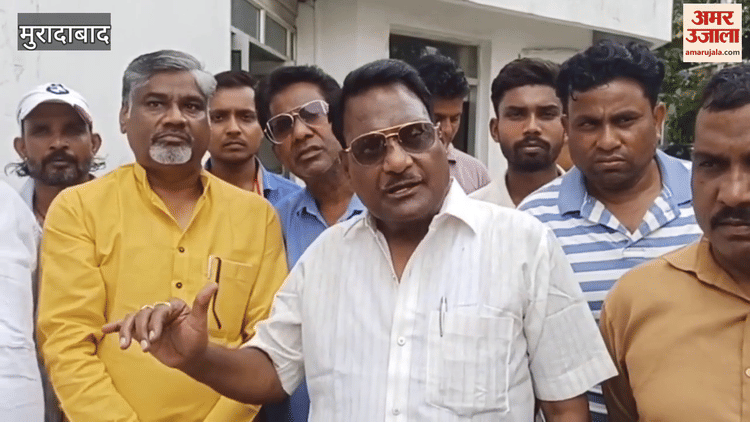 Protest Against Harassment Of Municipal Employee - Amar Ujala Hindi ...
