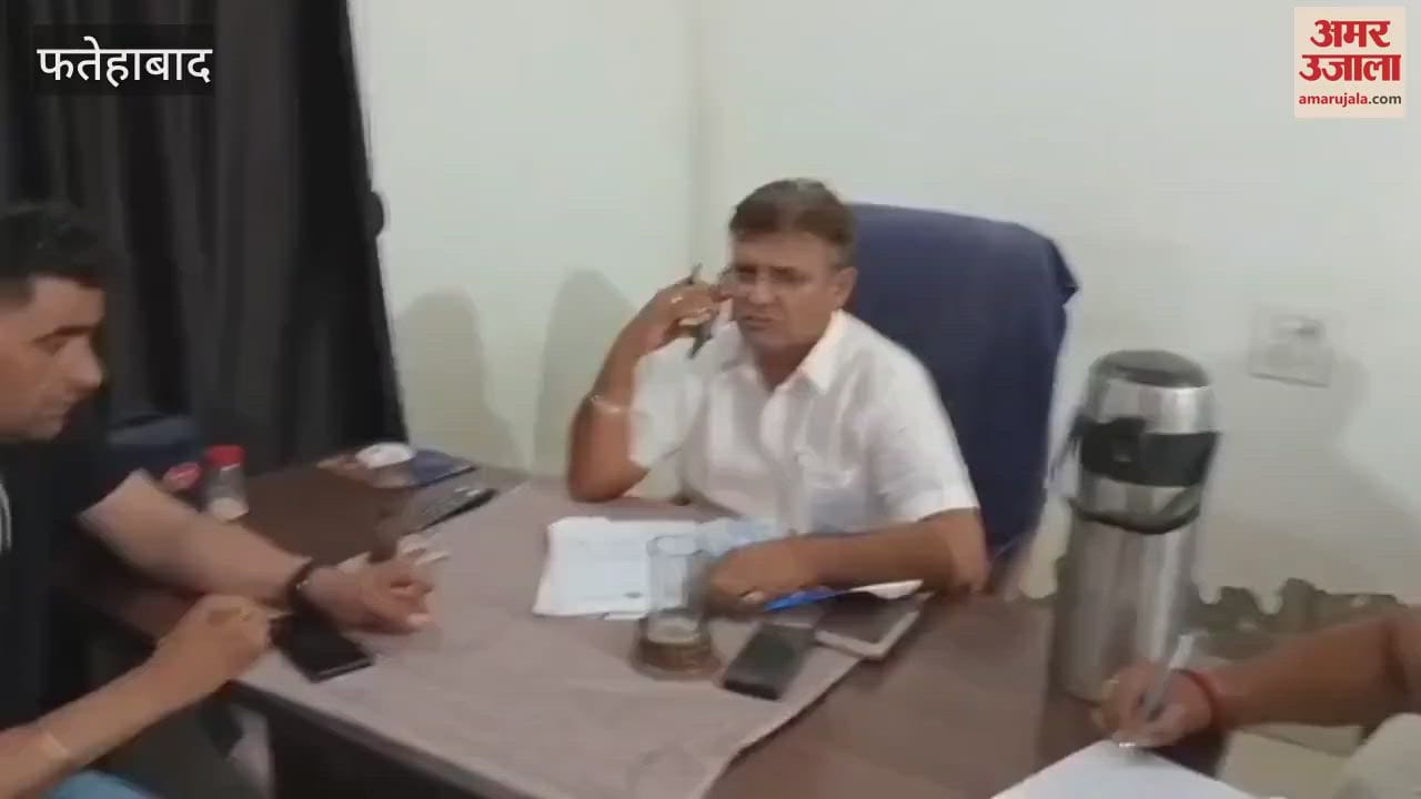 फतेहाबाद के टोहाना में पुलिस ने ईंट भट्ठों पर काम करने वाले मजदूरों का ...