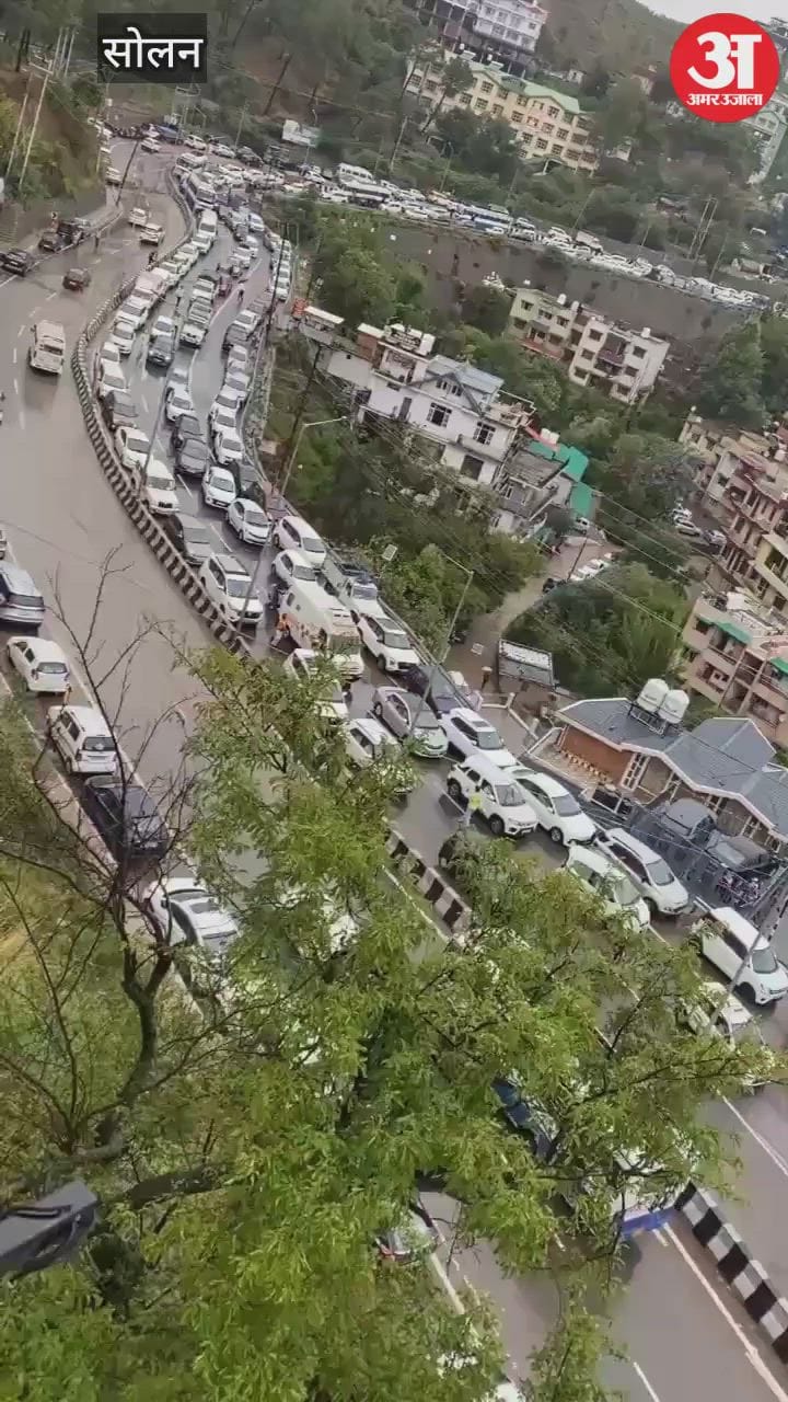 Solan:धार्मिक समागम के चलते एनएच पर पार्किंग से सड़क जाम - Solan Due To ...