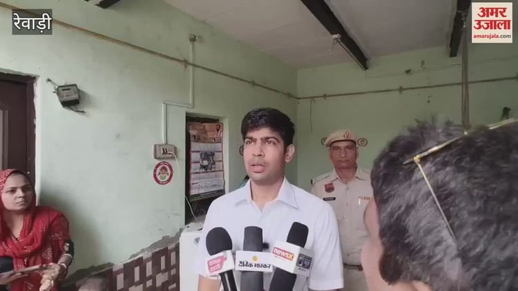 रेवाड़ी में डीसी अभिषेक मीणा ने किया आंगनबाड़ी केंद्र का निरीक्षण - Dc ...