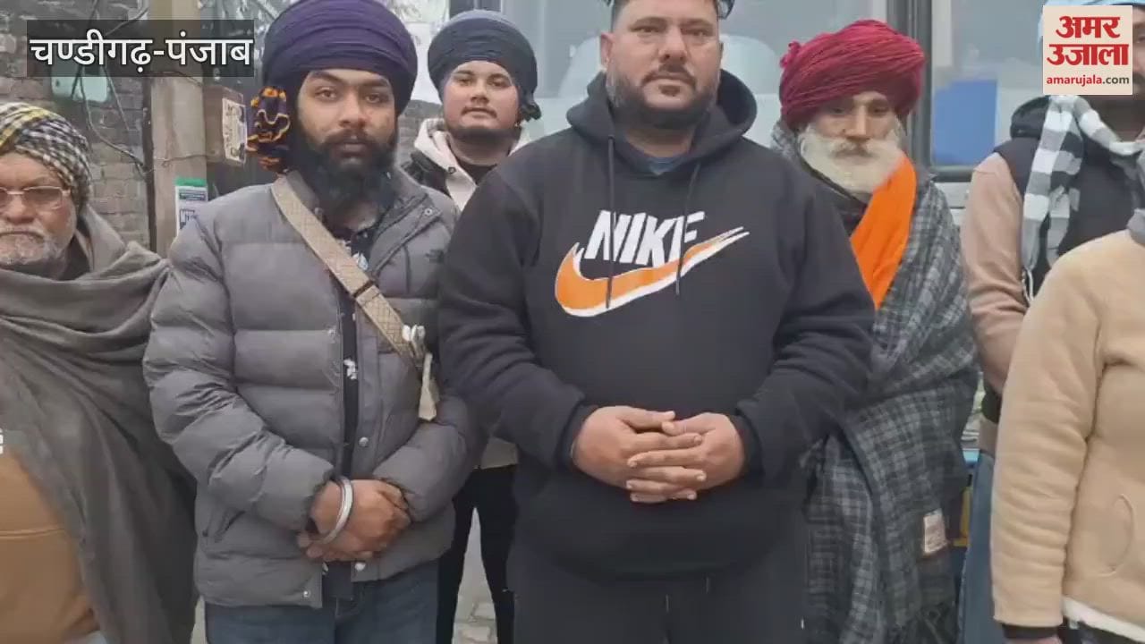 श्री मुक्तसर साहिब गुरुद्वारा के दर्शनों के लिए संगत फगवाड़ा से रवाना ...