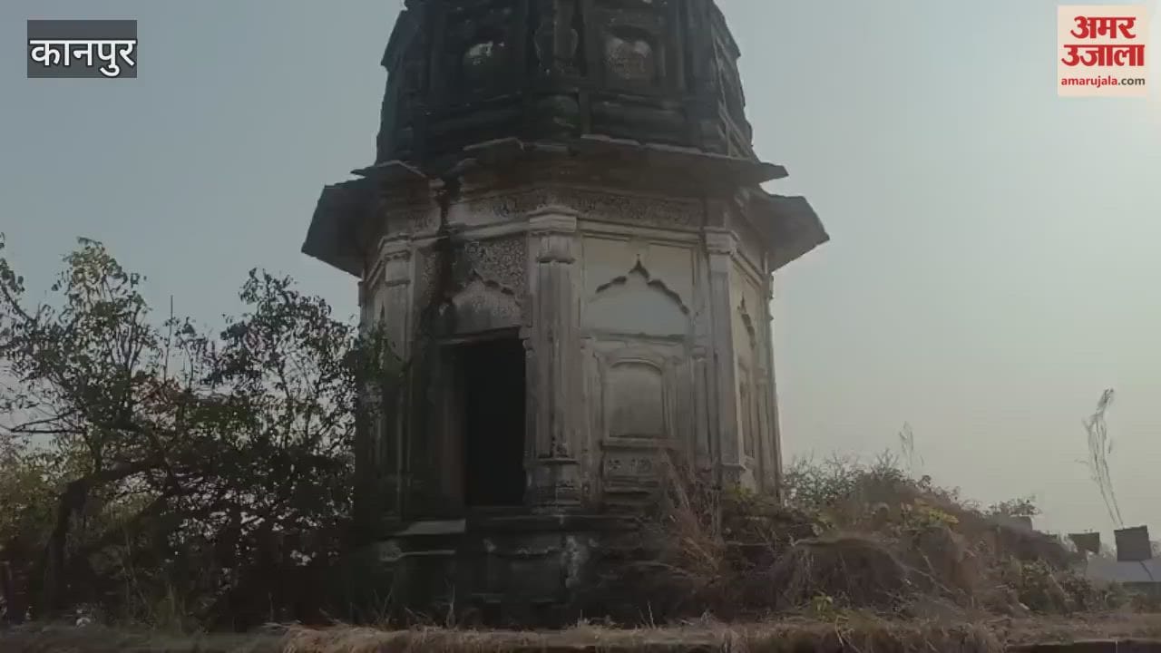 प्राचीन ठाकुर द्वारा मंदिर जीर्णोद्धार के लिए ग्राम प्रधान ने ग्रामीणों ...