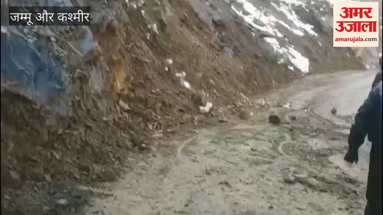 Jammu Kashmir:बर्फबारी के बाद जम्मू-श्रीनगर राष्ट्रीय राजमार्ग पर ...
