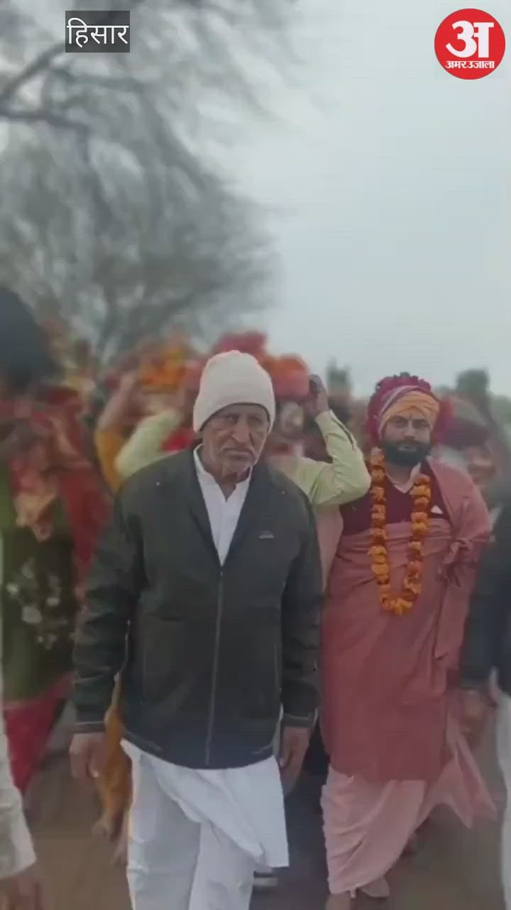 हिसार के अग्रोहा में नंगथला गौशाला में कथा से पूर्व 251 महिलाओं ने ...