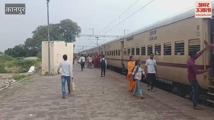 पैसेंजर ट्रेनों में रही भीड़, शाैचालयों तक में नहीं थी जगह - Passenger ...