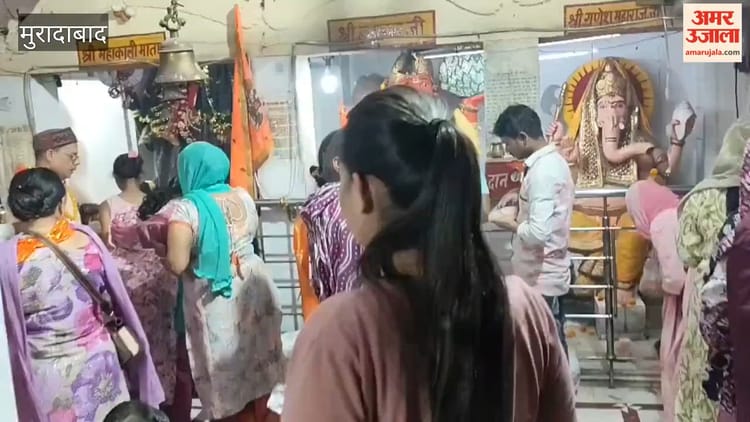 बड़े मंगलवार पर लाइनपार माता मंदिर में उमड़ी श्रद्धालुओं की भीड़ ...
