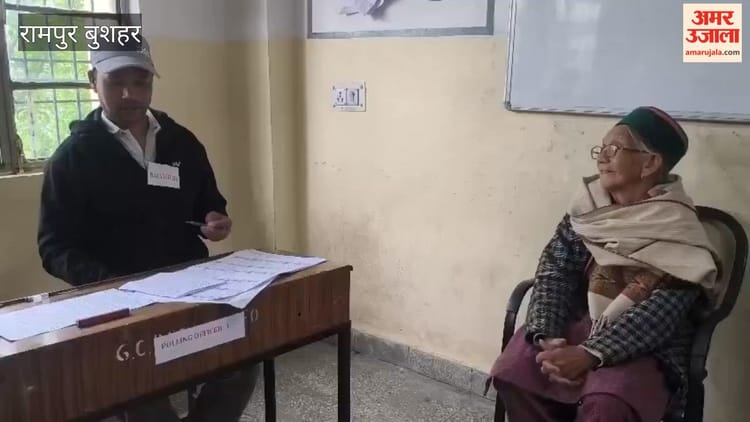 Kinnaur:देश के पहले मतदाता की पंचायत कल्पा में मतदान जारी - Kinnaur ...