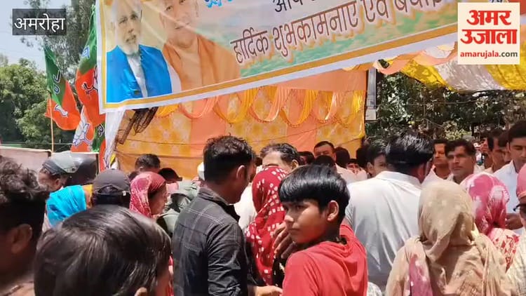 बड़े मंगलवार पर ठंडा शरबत बांटा - Chilled Sherbet Was Distributed On ...
