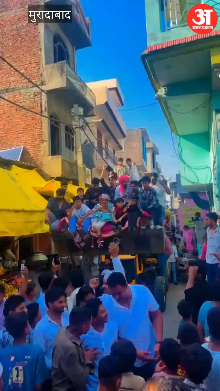 बुलडोजर पर सवार होकर दुल्हन लेने रवाना हुआ दूल्हा, पुलिस ने की कार्रवाई ...